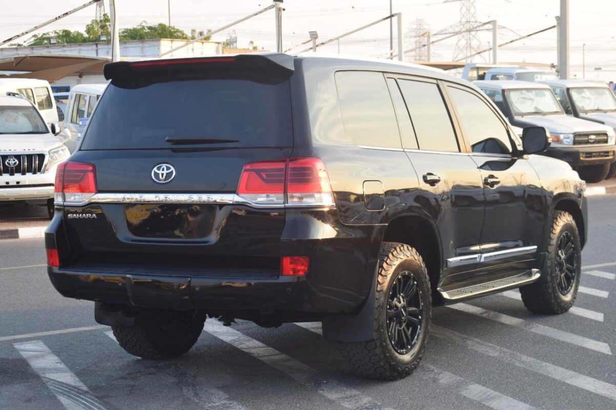 Toyota Land Cruiser Sahara V8 Full Option – SBI Motors- AOD