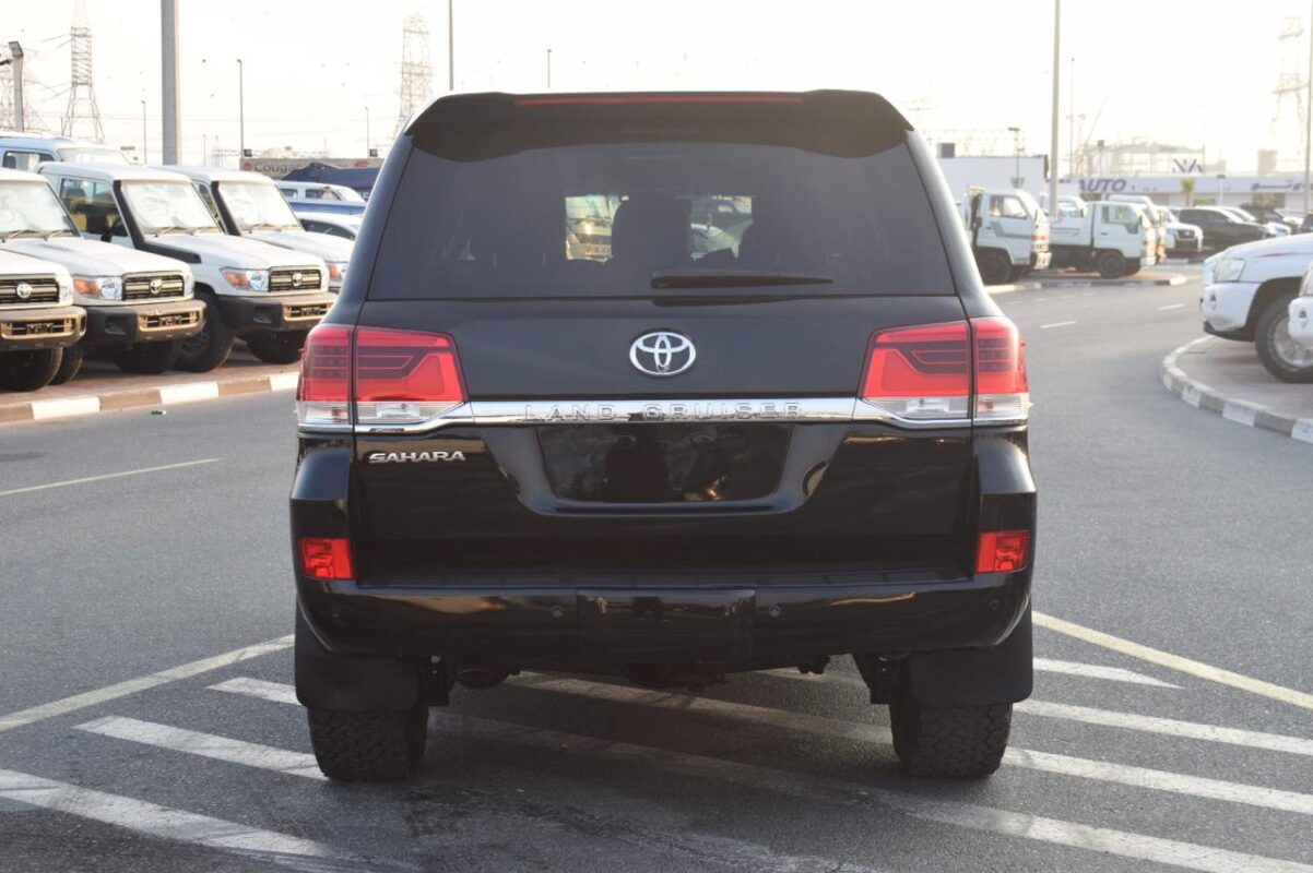 Toyota Land Cruiser Sahara V8 Full Option – SBI Motors- AOD
