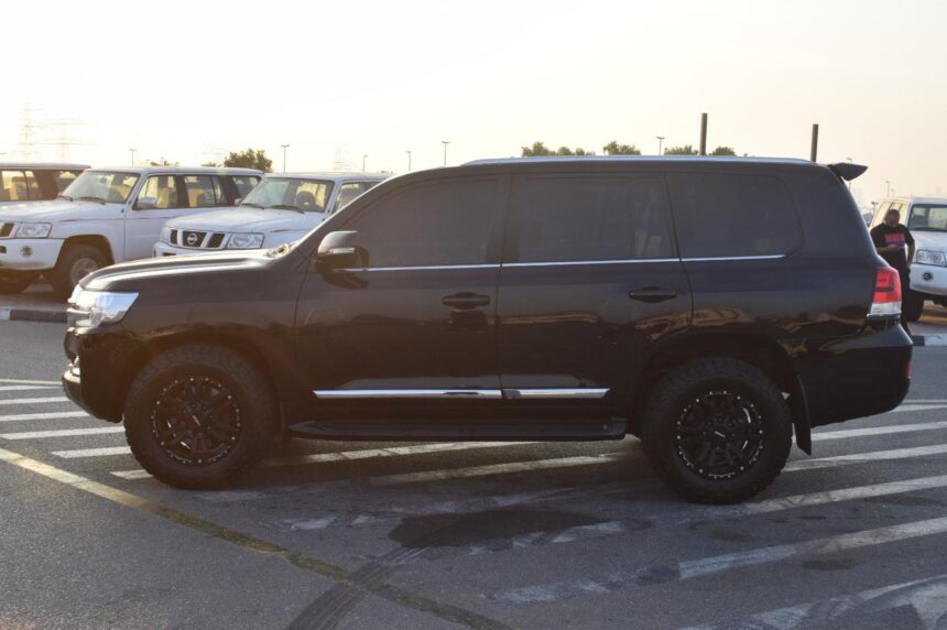 Toyota Land Cruiser Sahara V8 Full Option – SBI Motors- AOD